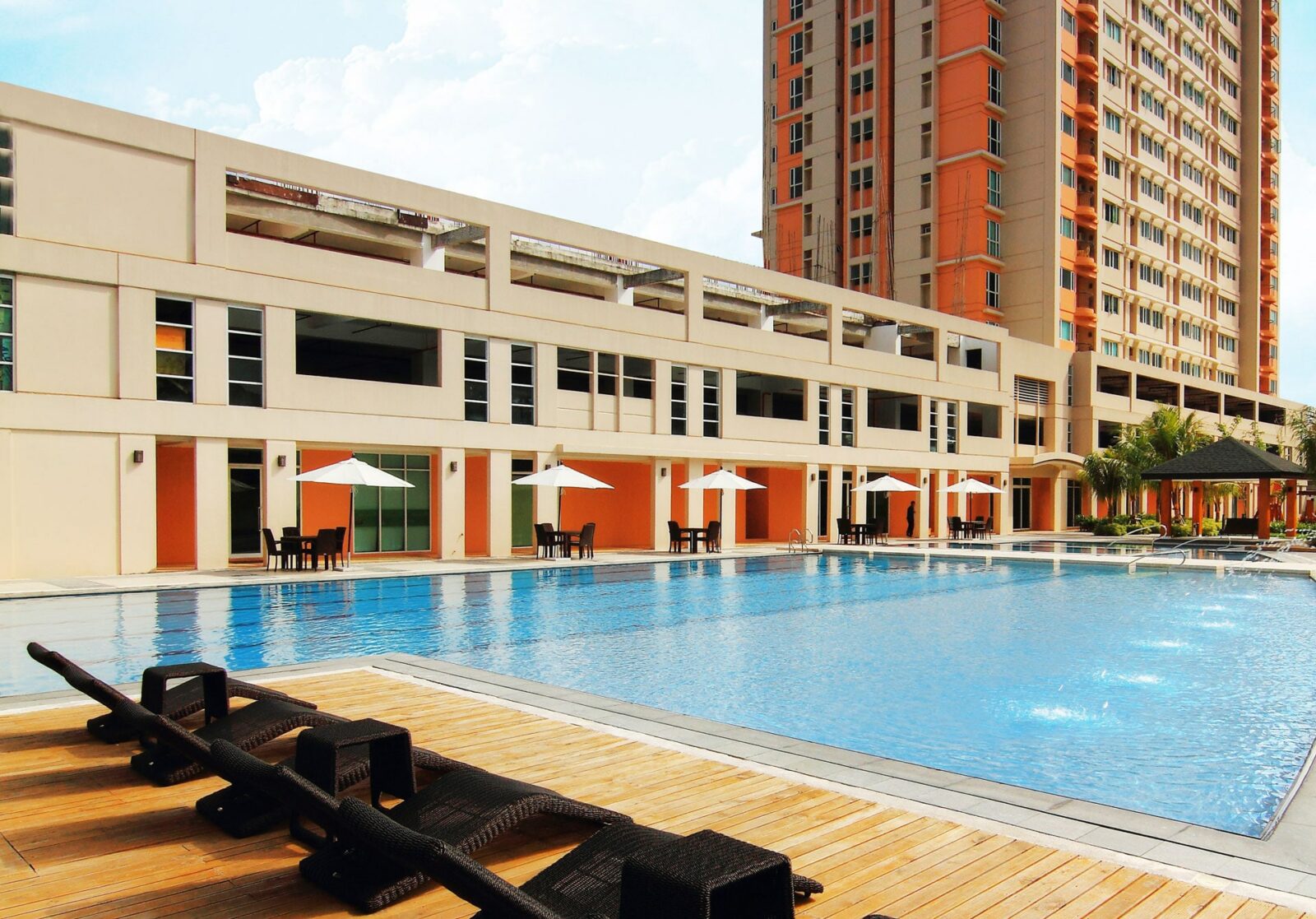 Peninsula Garden Midtown Homes Manila (2025 Discounts)