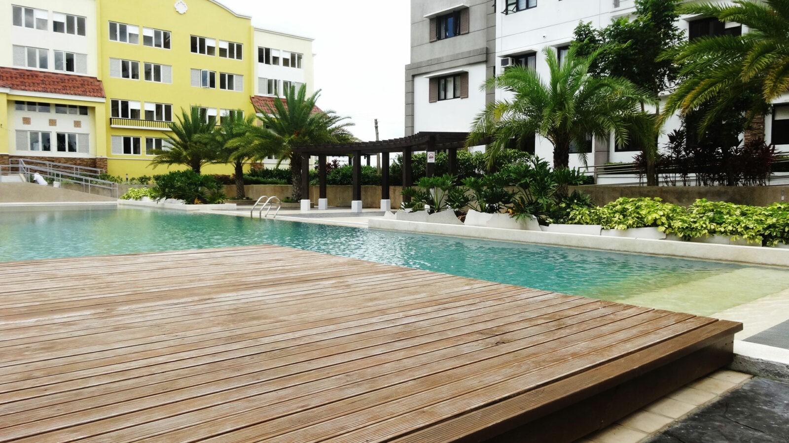 Peninsula Garden Midtown Homes Manila (2025 Discounts)